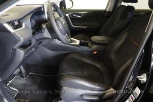 Black Toyota RAV4 2022 in Tallinn, with an engine capacity of 2.49 L and mileage of 57 thousand km for 29990 €, photo 12 on AUTOMOTO.COM.LV