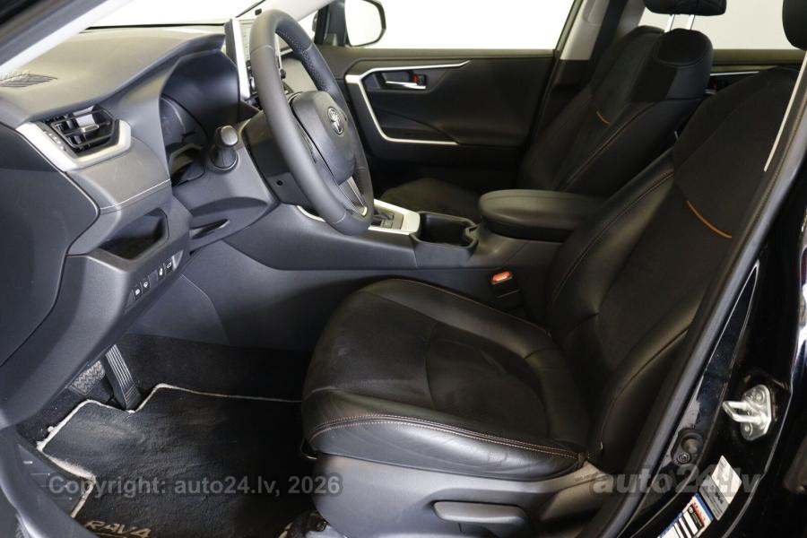 Black Toyota RAV4 2022 in Tallinn, with an engine capacity of 2.49 L and mileage of 57 thousand km for 29990 €, photo 12 on AUTOMOTO.COM.LV