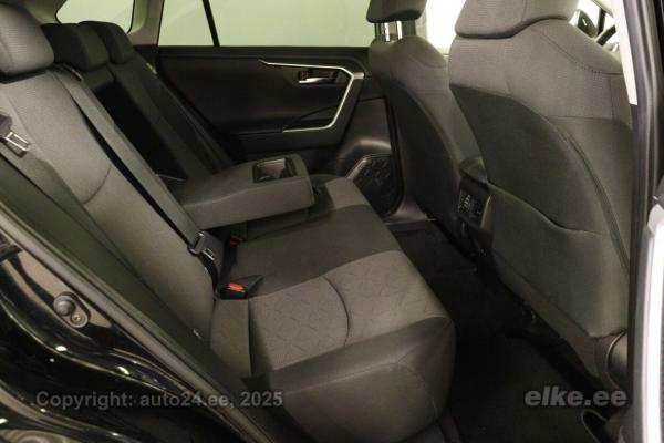 Melns Toyota RAV4 2023 Tallina, ar dzinēja tilpumu 1.99 L un nobraukumu 36 tūkst. km par 31990 €, foto 7 vietnē AUTOMOTO.COM.LV