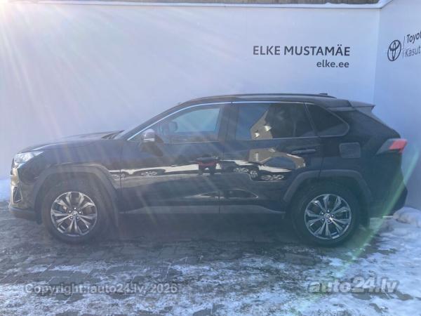 Melns Toyota RAV4 2023 Tallina, ar dzinēja tilpumu 2.49 L un nobraukumu 50 tūkst. km par 33495 €, foto 3 vietnē AUTOMOTO.COM.LV