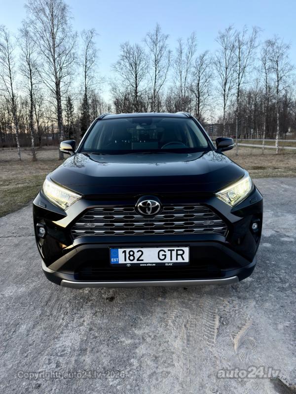 Melns Toyota RAV4 2023 Tallina, ar dzinēja tilpumu 2.00 L un nobraukumu 83 tūkst. km par 31500 €, foto 2 vietnē AUTOMOTO.COM.LV