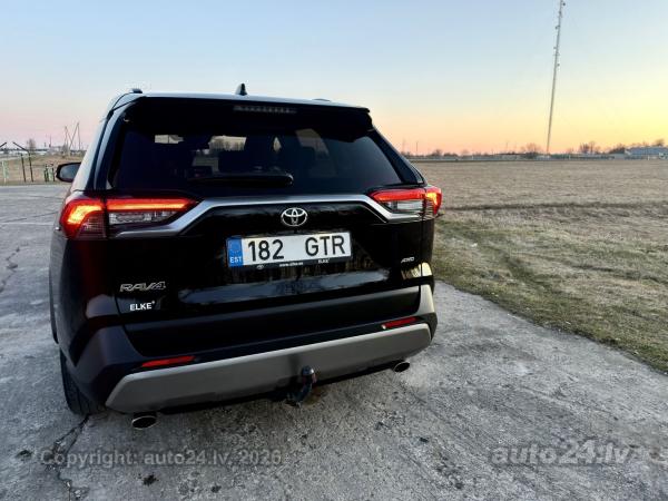 Melns Toyota RAV4 2023 Tallina, ar dzinēja tilpumu 2.00 L un nobraukumu 83 tūkst. km par 31500 €, foto 8 vietnē AUTOMOTO.COM.LV