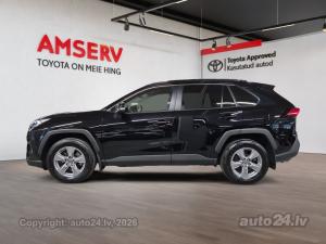 Melns Toyota RAV4 2023 Tallina, ar dzinēja tilpumu 2.00 L un nobraukumu 25 tūkst. km par 30990 €, foto 4 vietnē AUTOMOTO.COM.LV