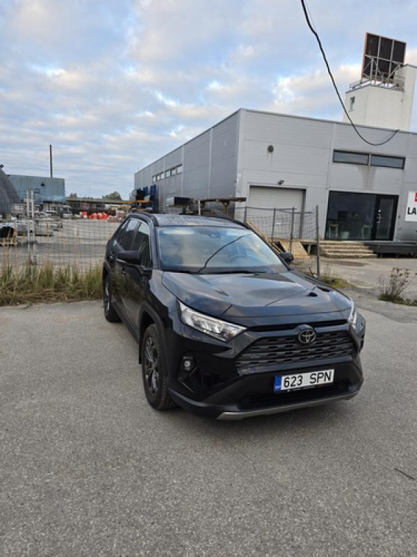 Black Toyota RAV4 2023 in Tartu, with an engine capacity of 2.00 L and mileage of 32 thousand km for 31000 €, photo 4 on AUTOMOTO.COM.LV