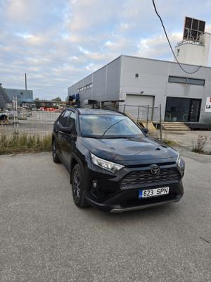 Melns Toyota RAV4 2023 Tartu, ar dzinēja tilpumu 2.00 L un nobraukumu 32 tūkst. km par 31000 €, foto 4 vietnē AUTOMOTO.COM.LV