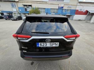 Melns Toyota RAV4 2023 Tartu, ar dzinēja tilpumu 2.00 L un nobraukumu 32 tūkst. km par 31000 €, foto 6 vietnē AUTOMOTO.COM.LV