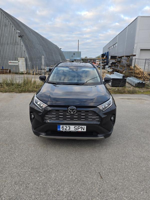 Black Toyota RAV4 2023 in Tartu, with an engine capacity of 2.00 L and mileage of 32 thousand km for 31000 €, photo 8 on AUTOMOTO.COM.LV