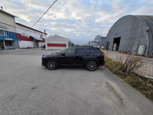 Melns Toyota RAV4 2023 Tartu, ar dzinēja tilpumu 2.00 L un nobraukumu 32 tūkst. km par 31000 €, foto 10 vietnē AUTOMOTO.COM.LV