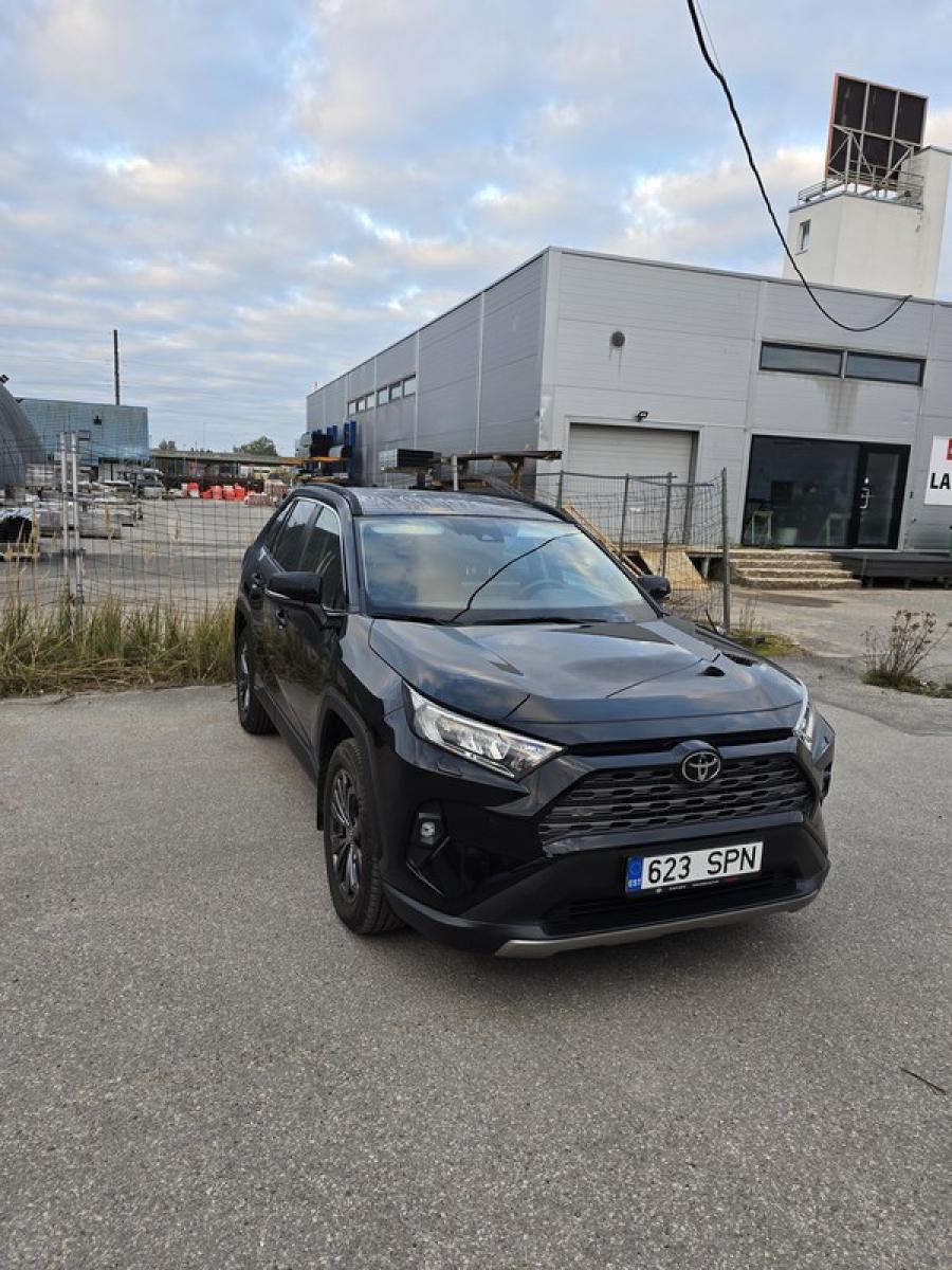 Melns Toyota RAV4 2023 Tartu, ar dzinēja tilpumu 2.00 L un nobraukumu 32 tūkst. km par 31000 €, foto 12 vietnē AUTOMOTO.COM.LV
