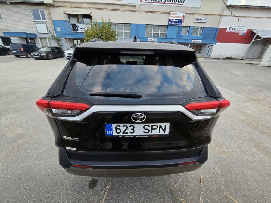 Melns Toyota RAV4 2023 Tartu, ar dzinēja tilpumu 2.00 L un nobraukumu 32 tūkst. km par 31000 €, foto 14 vietnē AUTOMOTO.COM.LV