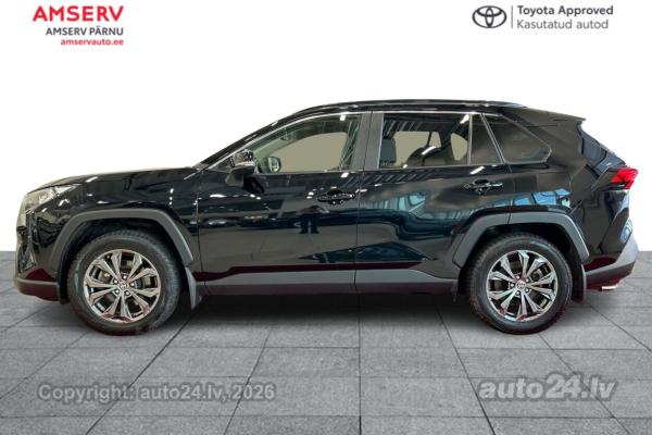 Black Toyota RAV4 2024 in Parnu, with an engine capacity of 2.50 L and mileage of 27 thousand km for 38990 €, photo 3 on AUTOMOTO.COM.LV