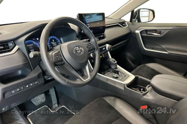 Black Toyota RAV4 2024 in Parnu, with an engine capacity of 2.50 L and mileage of 45 thousand km for 38990 €, photo 11 on AUTOMOTO.COM.LV