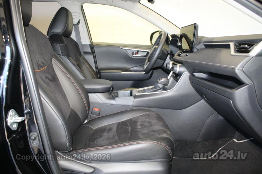 Melns Toyota RAV4 2024 Tallina, ar dzinēja tilpumu 2.50 L un nobraukumu 34 tūkst. km par 35990 €, foto 7 vietnē AUTOMOTO.COM.LV