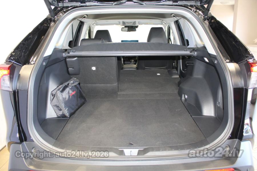 Melns Toyota RAV4 2024 Tallina, ar dzinēja tilpumu 2.50 L un nobraukumu 34 tūkst. km par 35990 €, foto 11 vietnē AUTOMOTO.COM.LV