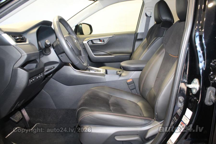Melns Toyota RAV4 2024 Tallina, ar dzinēja tilpumu 2.50 L un nobraukumu 34 tūkst. km par 35990 €, foto 14 vietnē AUTOMOTO.COM.LV