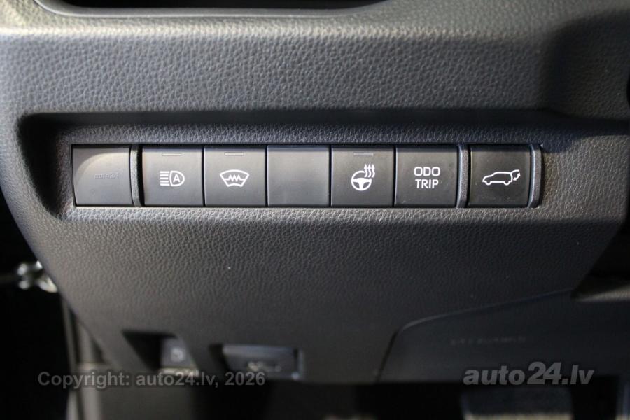 Melns Toyota RAV4 2024 Tallina, ar dzinēja tilpumu 2.50 L un nobraukumu 34 tūkst. km par 35990 €, foto 17 vietnē AUTOMOTO.COM.LV