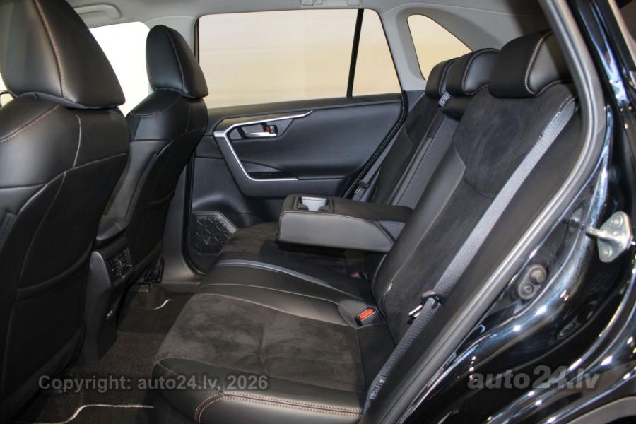 Melns Toyota RAV4 2024 Tallina, ar dzinēja tilpumu 2.50 L un nobraukumu 34 tūkst. km par 35990 €, foto 19 vietnē AUTOMOTO.COM.LV
