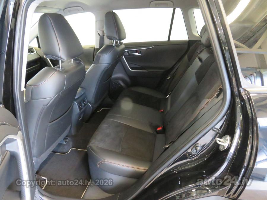 Melns Toyota RAV4 2024 Tallina, ar dzinēja tilpumu 2.49 L un nobraukumu 68 tūkst. km par 36990 €, foto 4 vietnē AUTOMOTO.COM.LV