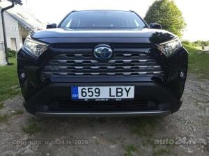 Melns Toyota RAV4 2024 Tallina, ar dzinēja tilpumu 2.50 L un nobraukumu 41 tūkst. km par 38000 €, foto  vietnē AUTOMOTO.COM.LV