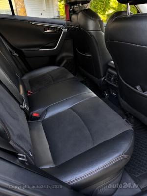 Melns Toyota RAV4 2024 Tallina, ar dzinēja tilpumu 2.50 L un nobraukumu 41 tūkst. km par 38000 €, foto 5 vietnē AUTOMOTO.COM.LV