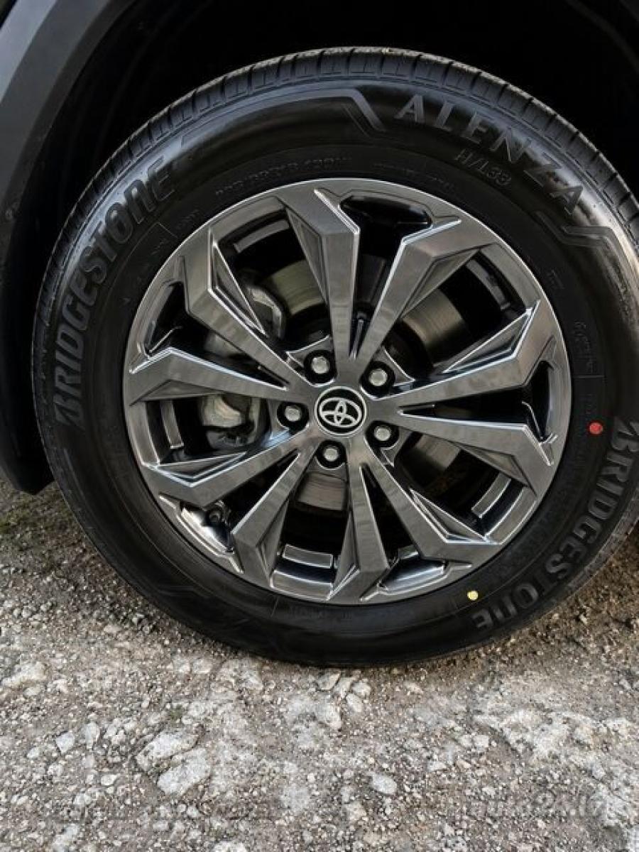 Melns Toyota RAV4 2024 Tallina, ar dzinēja tilpumu 2.50 L un nobraukumu 41 tūkst. km par 38000 €, foto 6 vietnē AUTOMOTO.COM.LV