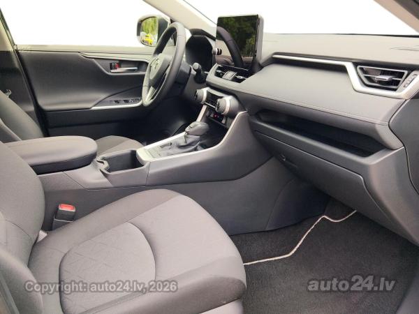 Melns Toyota RAV4 2025 Tallina, ar dzinēja tilpumu 2.49 L un nobraukumu 31 tūkst. km par 37995 €, foto 6 vietnē AUTOMOTO.COM.LV