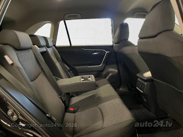 Melns Toyota RAV4 2025 Tallina, ar dzinēja tilpumu 2.50 L un nobraukumu 47 tūkst. km par 37990 €, foto 9 vietnē AUTOMOTO.COM.LV