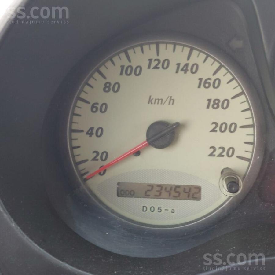 Zils Toyota RAV4 2000 Rīga, ar dzinēja tilpumu 2.00 L un nobraukumu 236 tūkst. km par 2200 €, foto 7 vietnē AUTOMOTO.COM.LV