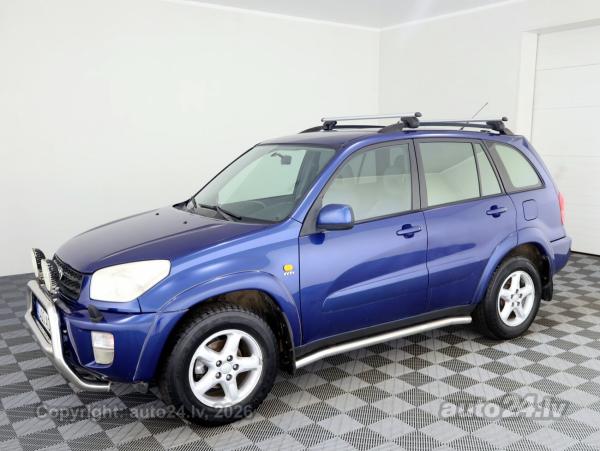 Toyota RAV4 2001 Tallina vietnē Zils Toyota RAV4 2001 Tallina, ar dzinēja tilpumu 2.00 L un nobraukumu 334 tūkst. km par 1999 €, foto 3 vietnē AUTOMOTO.COM.LV