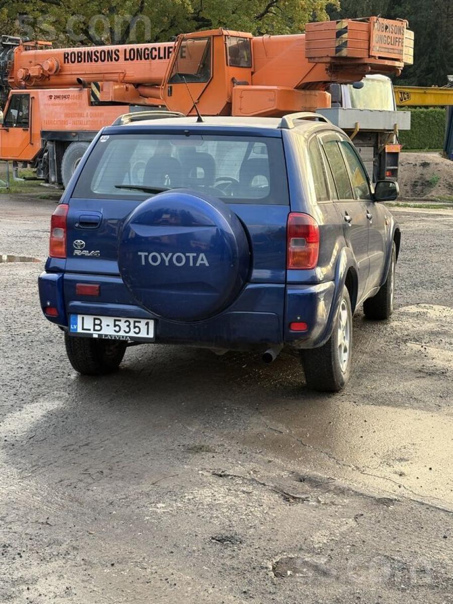 Zils Toyota RAV4 2002 Jelgava, ar dzinēja tilpumu 2.00 L un nobraukumu 350 tūkst. km par 2300 €, foto 2 vietnē AUTOMOTO.COM.LV
