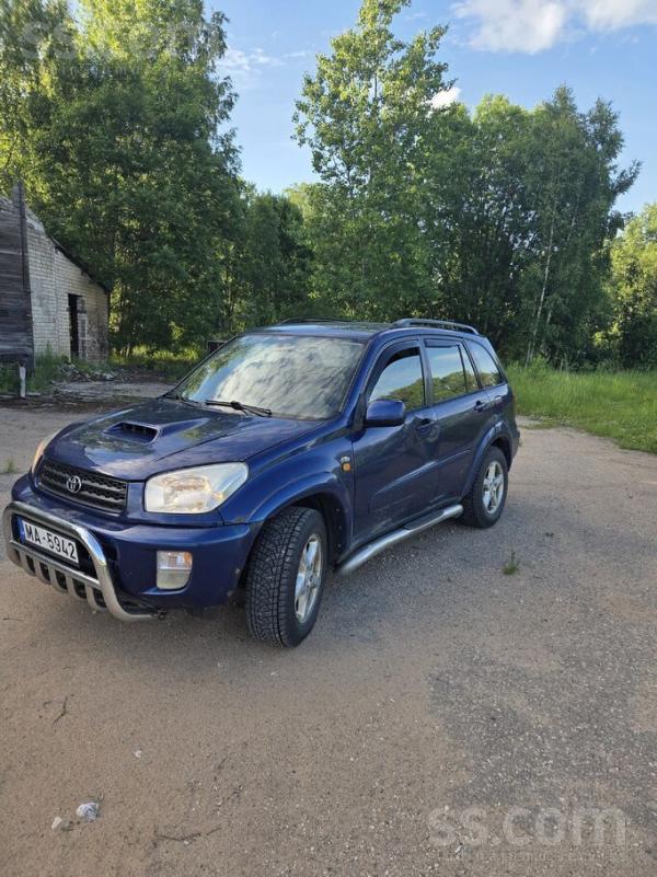 Zils Toyota RAV4 2002 Ludza, ar dzinēja tilpumu 2.00 L un nobraukumu 379 tūkst. km par 2000 €, foto 2 vietnē AUTOMOTO.COM.LV