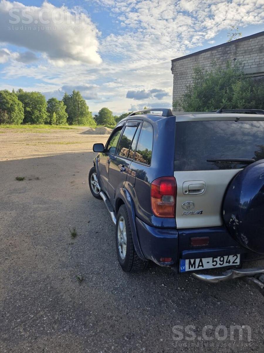 Zils Toyota RAV4 2002 Ludza, ar dzinēja tilpumu 2.00 L un nobraukumu 379 tūkst. km par 2000 €, foto 5 vietnē AUTOMOTO.COM.LV