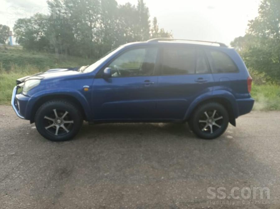 Zils Toyota RAV4 2002 Rēzekne, ar dzinēja tilpumu 2.00 L un nobraukumu 250 tūkst. km par 2800 €, foto 1 vietnē AUTOMOTO.COM.LV