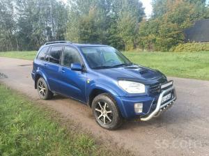 Zils Toyota RAV4 2002 Rēzekne, ar dzinēja tilpumu 2.00 L un nobraukumu 250 tūkst. km par 2800 €, foto 4 vietnē AUTOMOTO.COM.LV