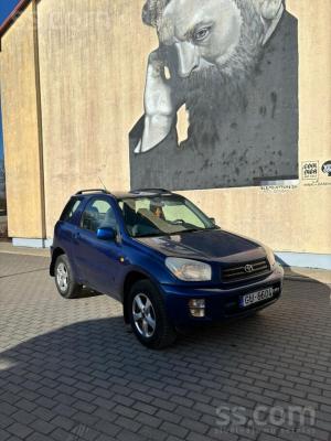 Blue Toyota RAV4 2002 in Kuldiga, with an engine capacity of 2.00 L and mileage of 120 thousand km for 2450 €, photo 1 on AUTOMOTO.COM.LV