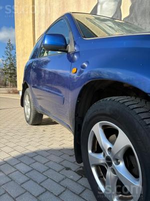 Blue Toyota RAV4 2002 in Kuldiga, with an engine capacity of 2.00 L and mileage of 120 thousand km for 2450 €, photo 7 on AUTOMOTO.COM.LV