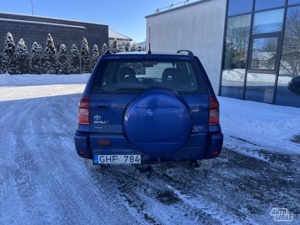 Zils Toyota RAV4 2003 Alīta, ar dzinēja tilpumu 2.00 L un nobraukumu 317 tūkst. km par 2400 €, foto 6 vietnē AUTOMOTO.COM.LV
