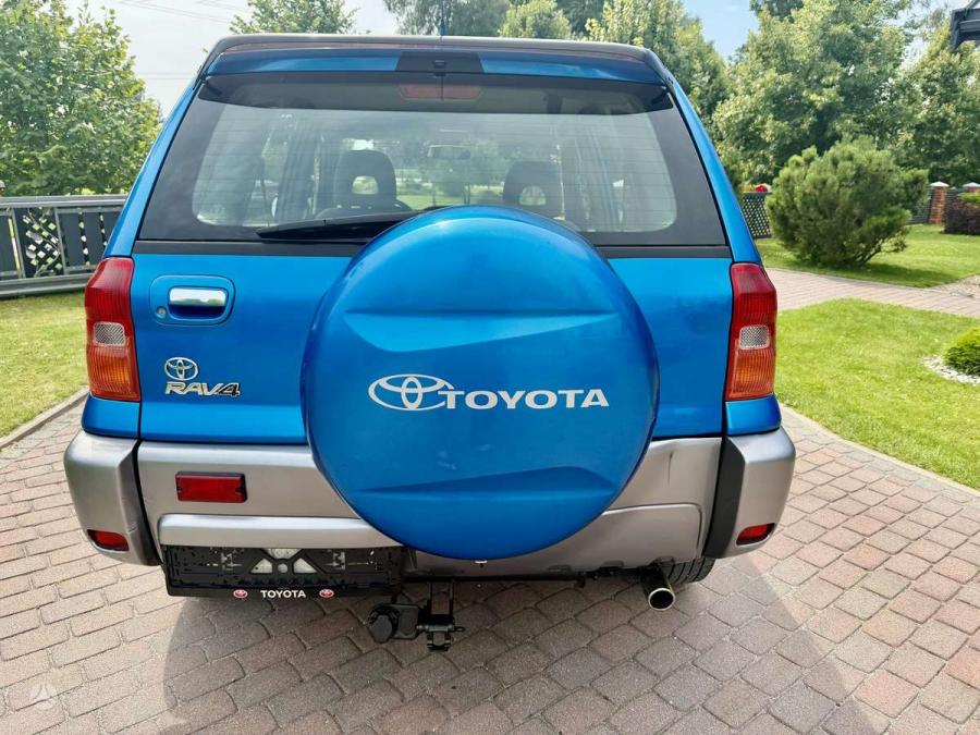 Blue Toyota RAV4 2003 in Radviliskis, with an engine capacity of 2.00 L and mileage of 218 thousand km for 3750 €, photo 4 on AUTOMOTO.COM.LV