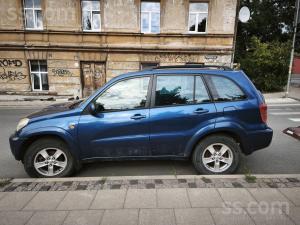Zils Toyota RAV4 2003 Rīga, ar dzinēja tilpumu 2.00 L un nobraukumu 290 tūkst. km par 600 €, foto 3 vietnē AUTOMOTO.COM.LV