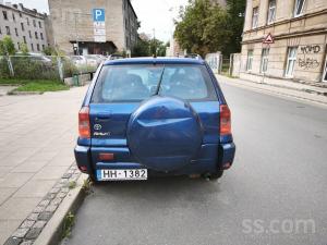 Zils Toyota RAV4 2003 Rīga, ar dzinēja tilpumu 2.00 L un nobraukumu 290 tūkst. km par 600 €, foto 5 vietnē AUTOMOTO.COM.LV