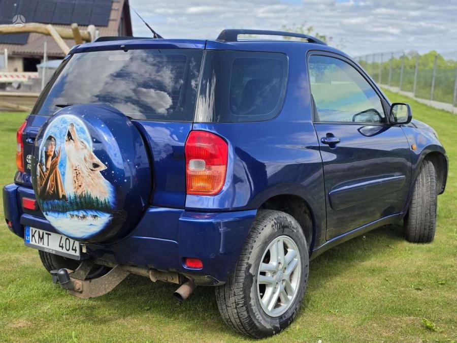 Blue Toyota RAV4 2003 in Kazlu Ruda, with an engine capacity of 1.80 L and mileage of 260 thousand km for 1500 €, photo 5 on AUTOMOTO.COM.LV