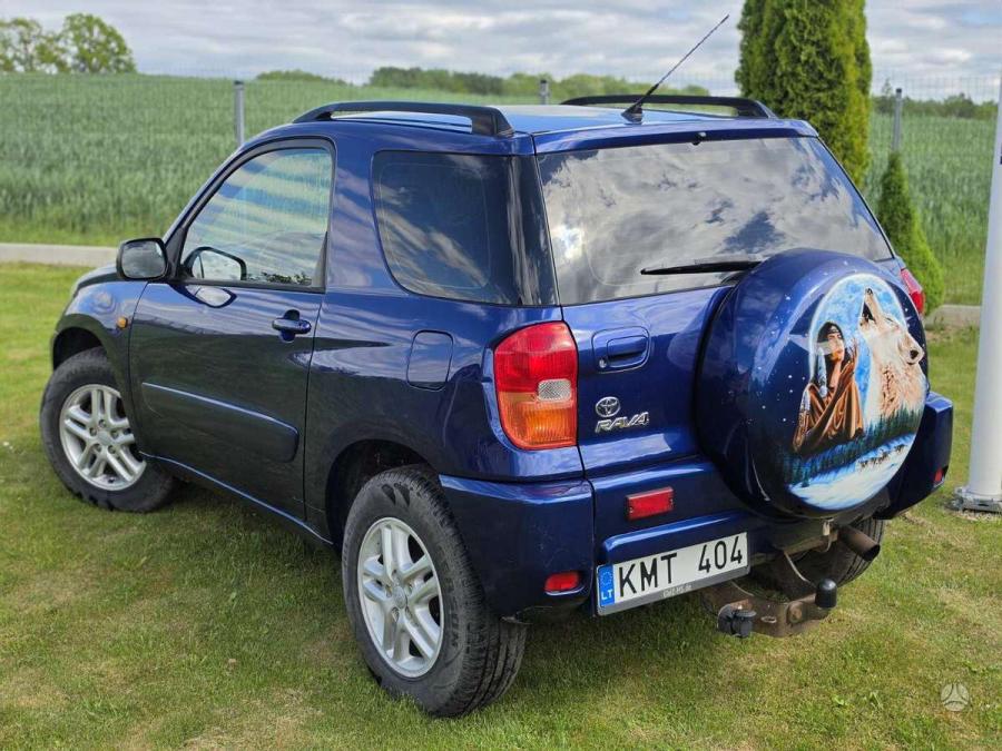 Blue Toyota RAV4 2003 in Kazlu Ruda, with an engine capacity of 1.80 L and mileage of 260 thousand km for 1500 €, photo 6 on AUTOMOTO.COM.LV
