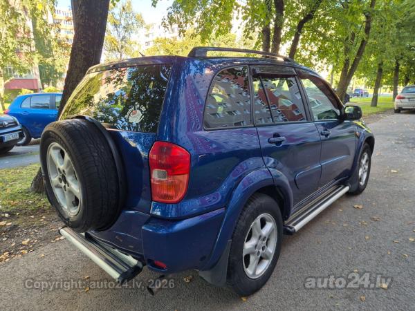 Тойота РАВ 4 2003 в Таллин на AUTOMOTO.COM.LV Синий Тойота РАВ 4 2003 в Таллин, объемом двигателя 2.00 л и пробегом 215 тыс. км за 2499 €, фото 4 на AUTOMOTO.COM.LV