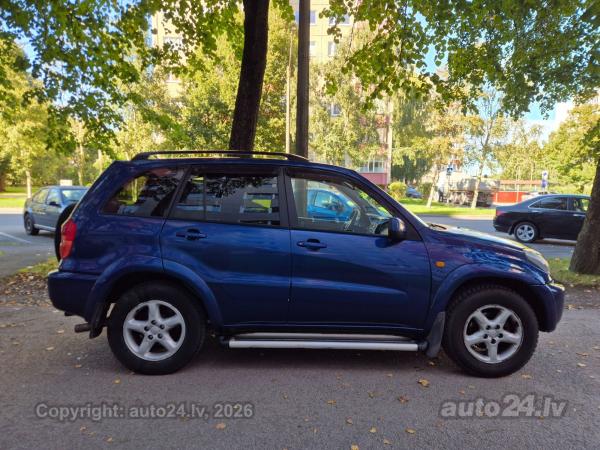 Тойота РАВ 4 2003 в Таллин на AUTOMOTO.COM.LV Синий Тойота РАВ 4 2003 в Таллин, объемом двигателя 2.00 л и пробегом 215 тыс. км за 2499 €, фото 5 на AUTOMOTO.COM.LV