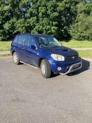 Zils Toyota RAV4 2004 Viļņa, ar dzinēja tilpumu 2.00 L un nobraukumu 320 tūkst. km par 1900 €, foto  vietnē AUTOMOTO.COM.LV