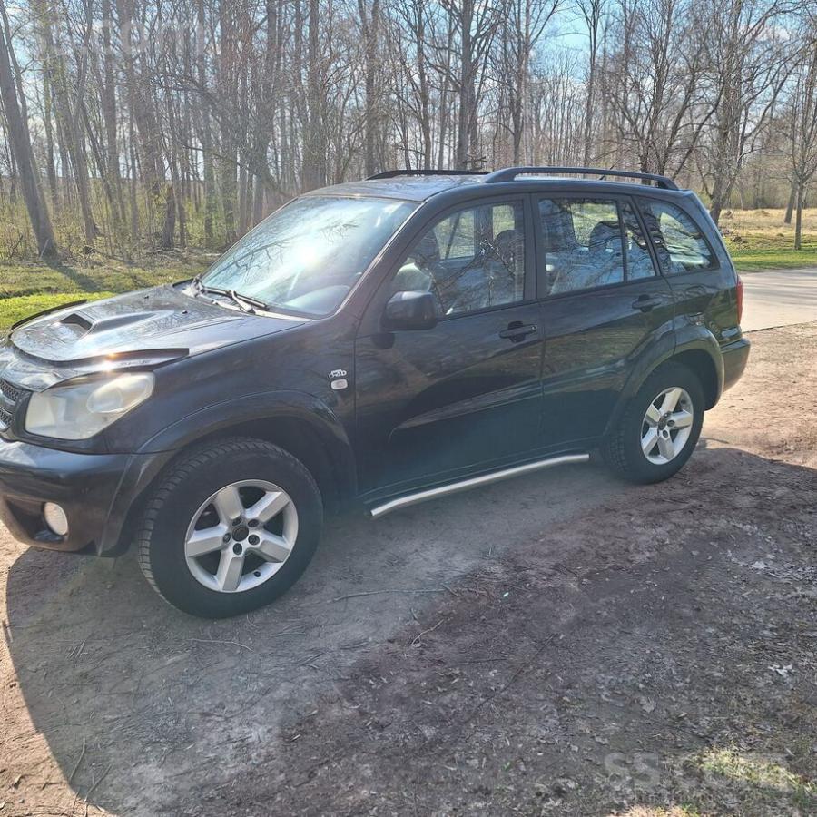 Zils Toyota RAV4 2004 Rīga, ar dzinēja tilpumu 2.00 L un nobraukumu 276 tūkst. km par 2250 €, foto 1 vietnē AUTOMOTO.COM.LV