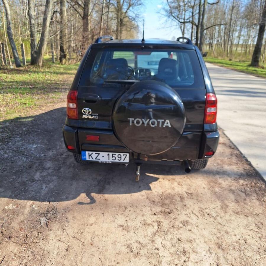 Zils Toyota RAV4 2004 Rīga, ar dzinēja tilpumu 2.00 L un nobraukumu 276 tūkst. km par 2250 €, foto 6 vietnē AUTOMOTO.COM.LV