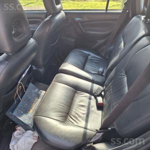 Zils Toyota RAV4 2004 Rīga, ar dzinēja tilpumu 2.00 L un nobraukumu 276 tūkst. km par 2250 €, foto 9 vietnē AUTOMOTO.COM.LV