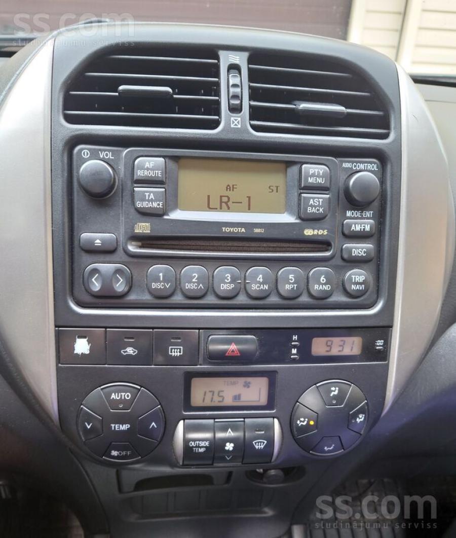 Zils Toyota RAV4 2004 Ludza, ar dzinēja tilpumu 2.00 L un nobraukumu 312 tūkst. km par 2490 €, foto 7 vietnē AUTOMOTO.COM.LV