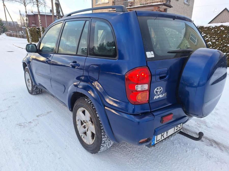 Blue Toyota RAV4 2005 in Kelme, with an engine capacity of 0.20 L and mileage of 290 thousand km for 1950 €, photo 2 on AUTOMOTO.COM.LV